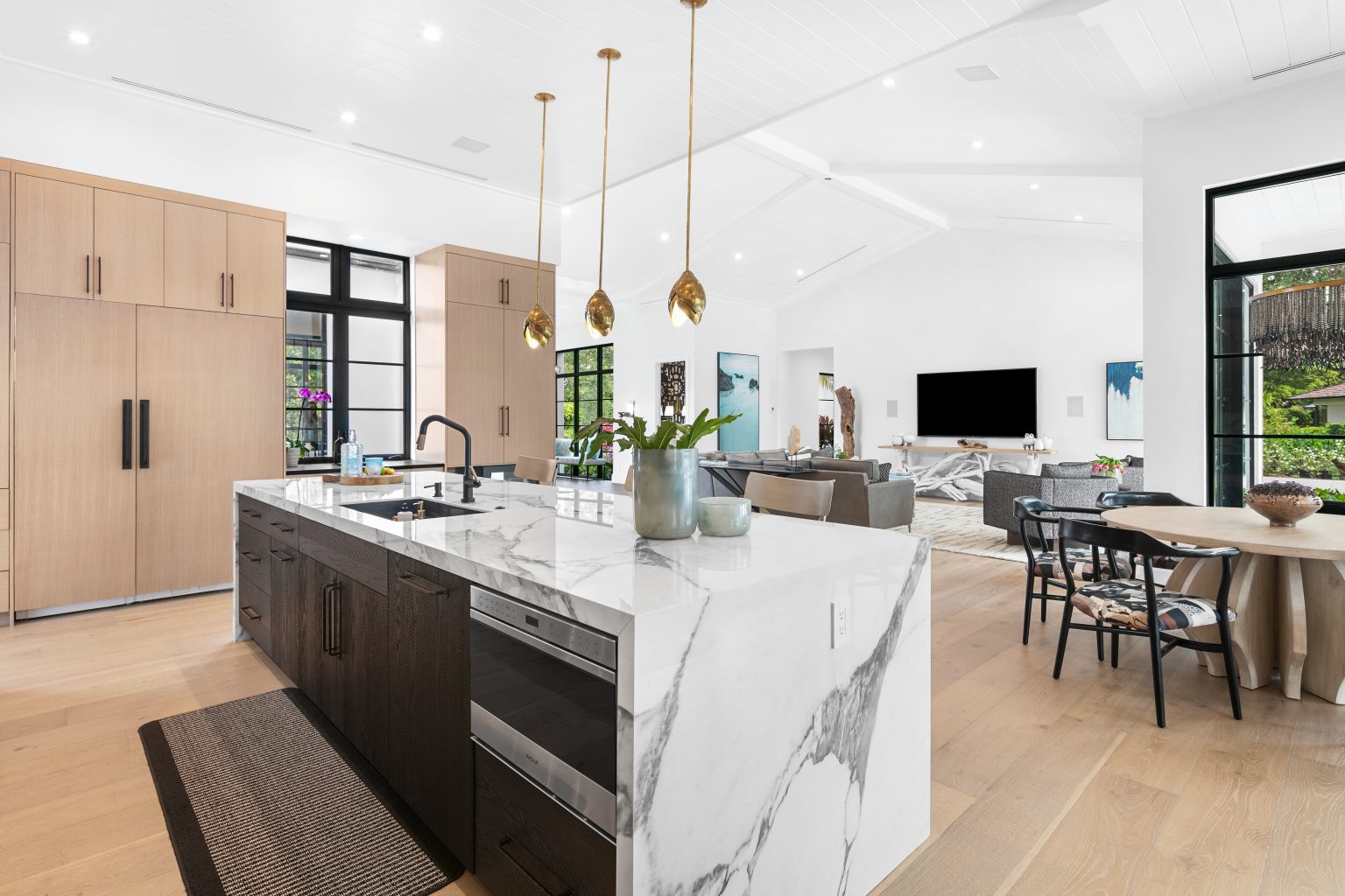 Kitchen Remodels – KELLY CANADA DESIGN + BUILD + INTERIORS